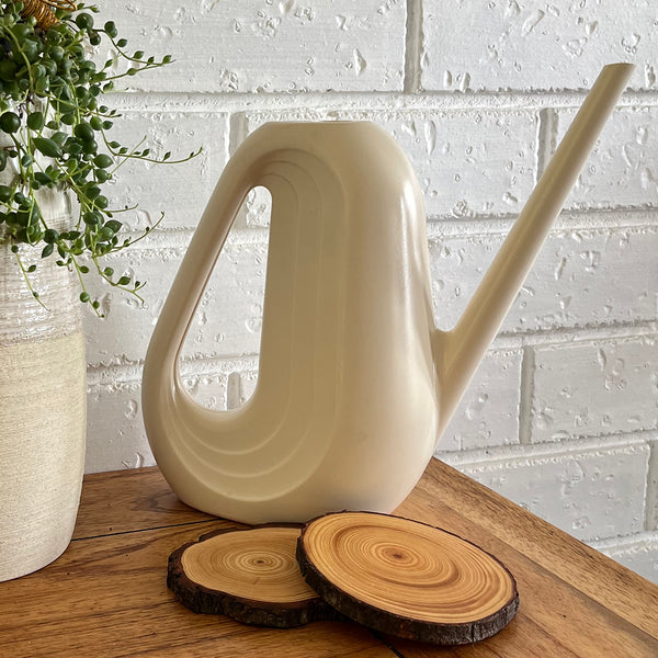 Lightweight Watering Can 1.4L Ivory - The Diggers Club